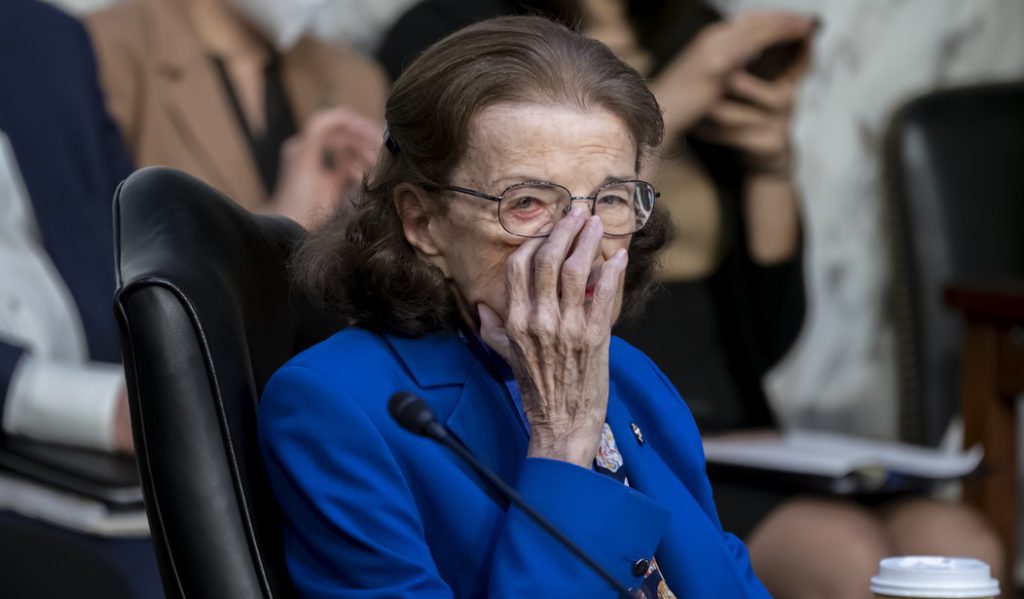 Senator Dianne Feinstein Gives up Power of Attorney to Her Daughter ...