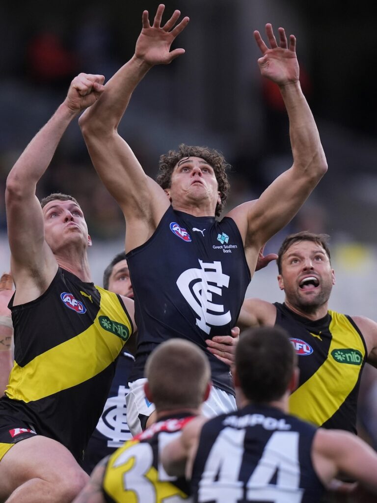 Live: Blues look to close the gap with Swans, as Port Adelaide cling on ...