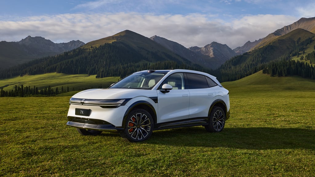 Geely discounts its Zeekr 7X by another 4% as deliveries start, adding ...
